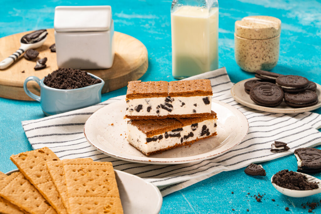 Graham Bar Series: Cookies and Cream Graham Bar - Kitchen Angel